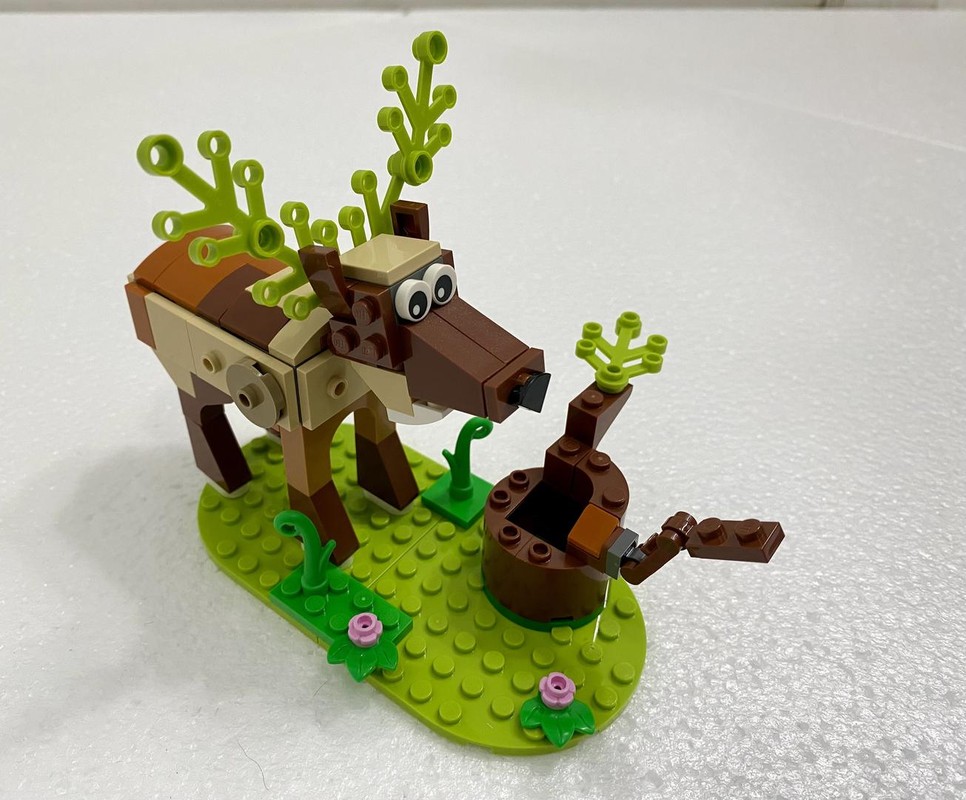 LEGO MOC Deer with Tree Stump by Mr.Bignose | Rebrickable - Build with LEGO