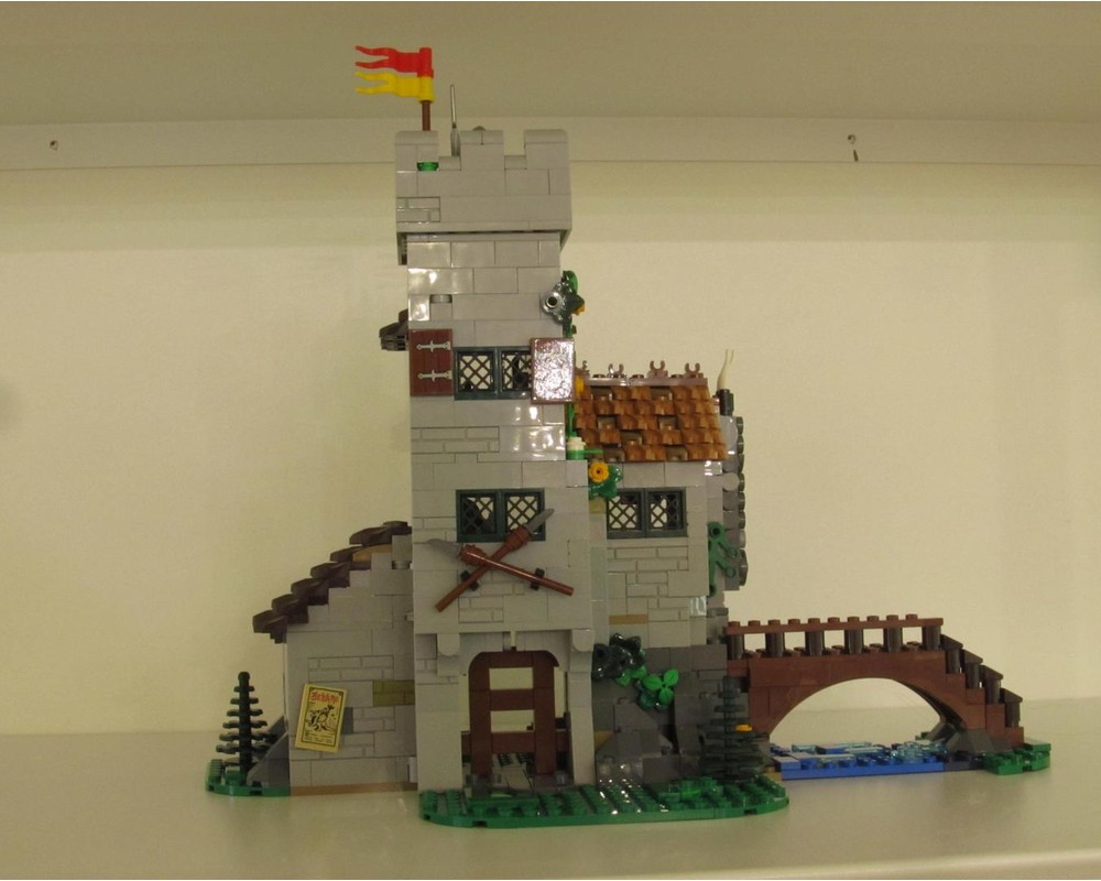 LEGO MOC Lion Knight Outpost by pinplateclip | Rebrickable - Build with ...