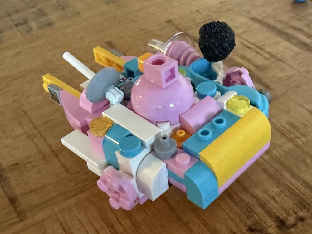LEGO MOC Cotton Candy Falcon by JupiterZen | Rebrickable - Build with LEGO