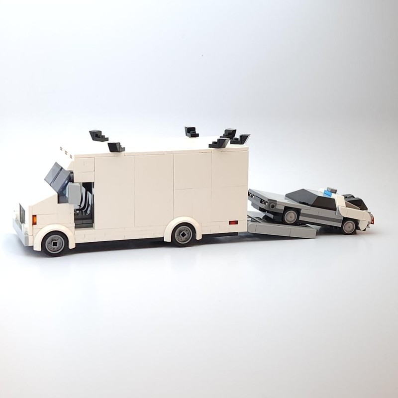 LEGO MOC Back To The Future Time Machine and Transporter by sparkart ...
