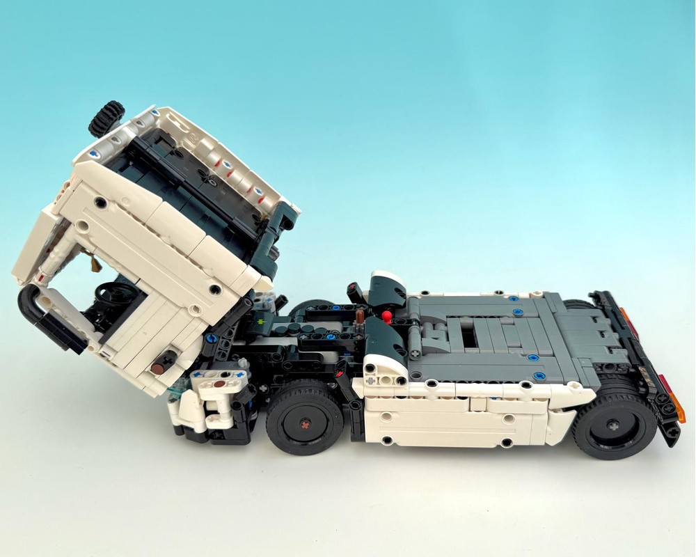 LEGO MOC European style truck by BrickHomer | Rebrickable - Build with LEGO