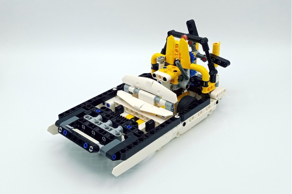 LEGO MOC 42198 Swamp Airboat by Nequmodiva | Rebrickable - Build with LEGO