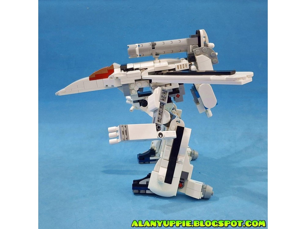 LEGO MOC VF-1 Valkyrie (Macross) / Jetfire (g1 Transformers) using lego ...