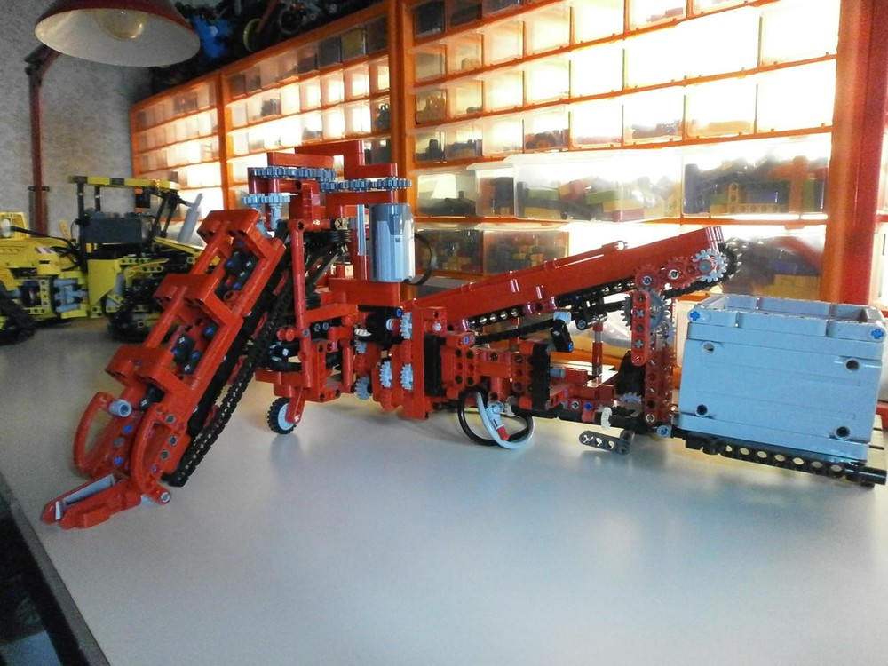 LEGO MOC-22681 Carrot harvester for Claas Xerion by François ...