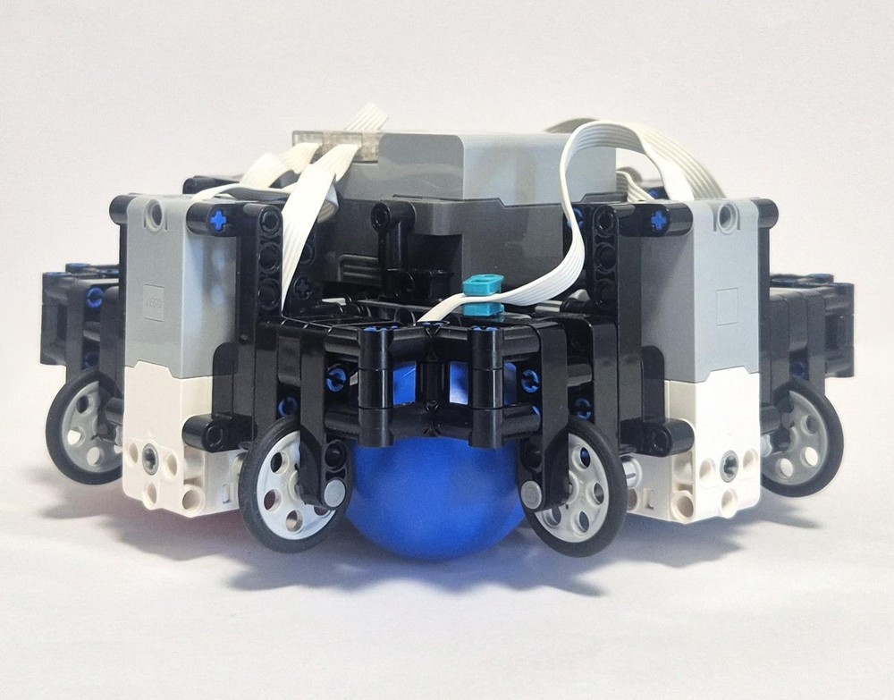 LEGO MOC 4 balls omni directional vehicle by jemunoz0 | Rebrickable ...
