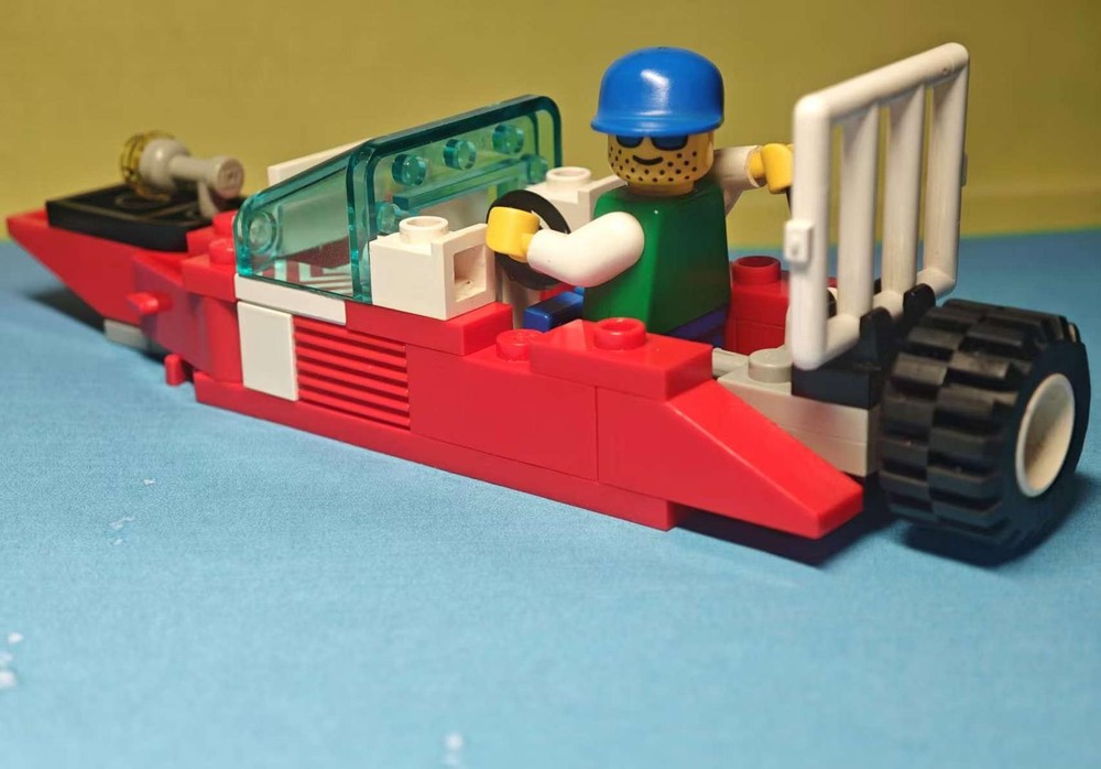 LEGO MOC 6670 speed boat by Ziqing | Rebrickable - Build with LEGO