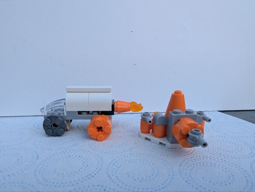 LEGO MOC-227853 Space car + station by alxdr | Rebrickable - Build with ...