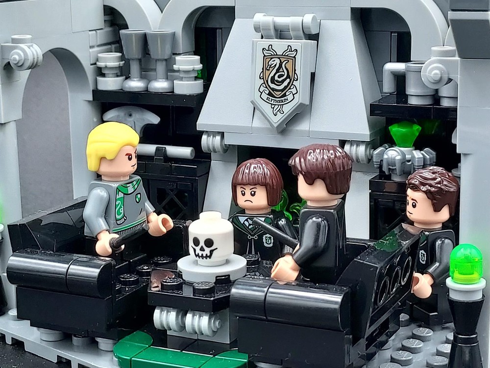 LEGO MOC-228110 Slyther*in Common Room by TrevorToad | Rebrickable ...