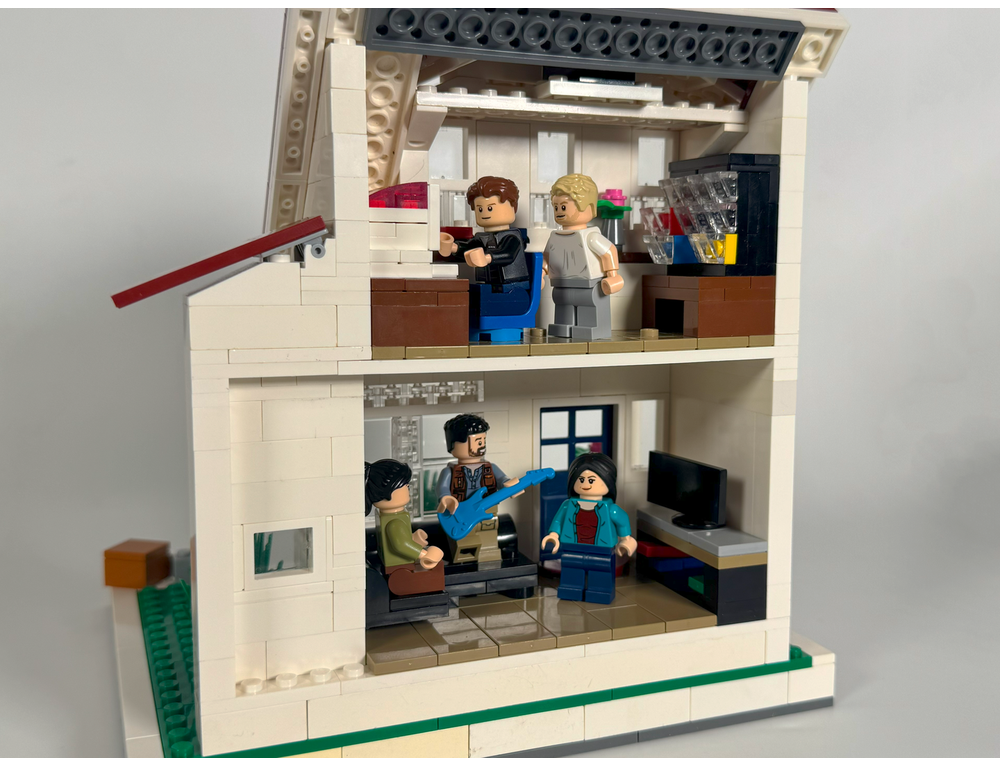 LEGO MOC-228447 Toretto Family Home by IBrickedItUp | Rebrickable ...