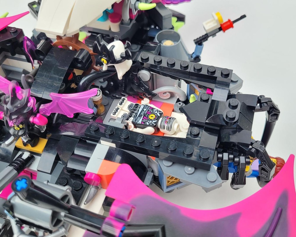 LEGO MOC-228604 Nightmare Falcon by ford4thot | Rebrickable - Build ...