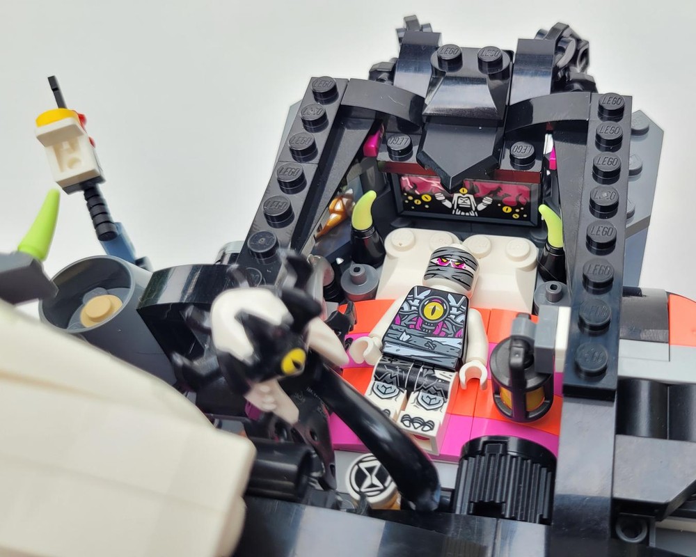 LEGO MOC-228604 Nightmare Falcon by ford4thot | Rebrickable - Build ...