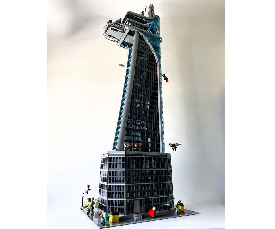 LEGO MOC-229415 5ft Avengers Tower modified build of 2x76269 by re ...