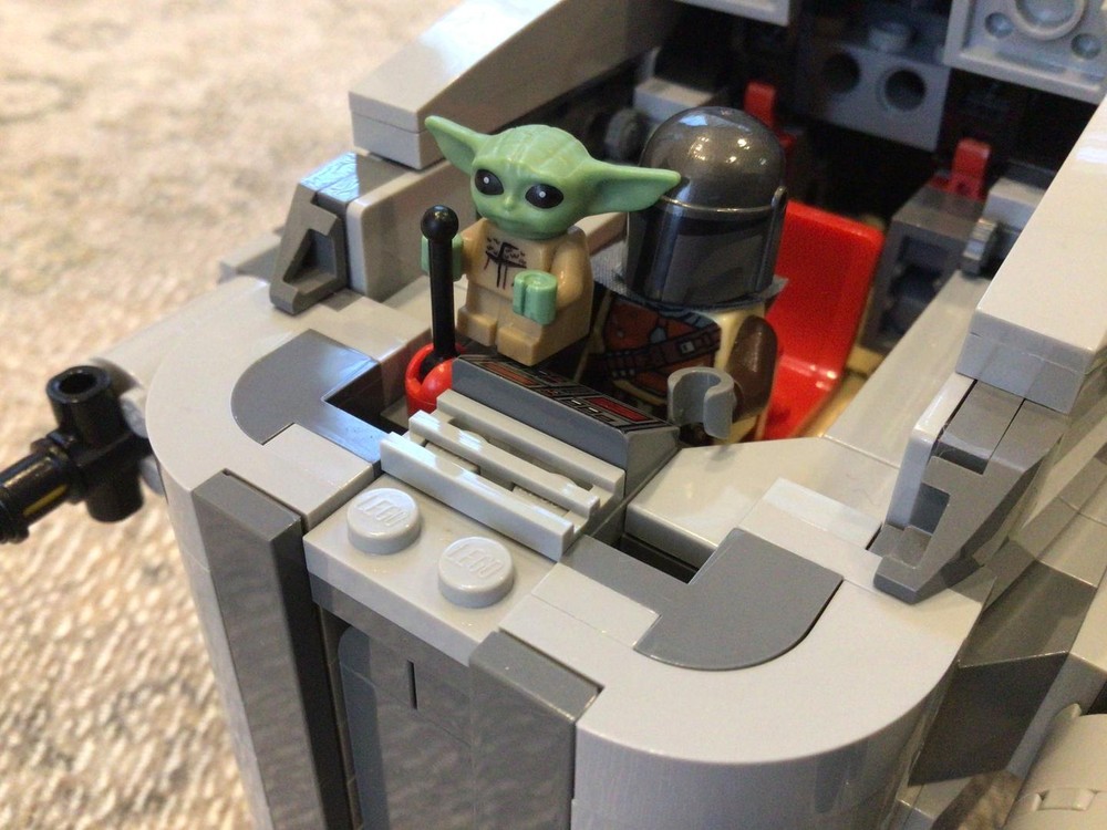 LEGO MOC Razor Crest Lever MOD by DnDBrickinBros | Rebrickable - Build ...