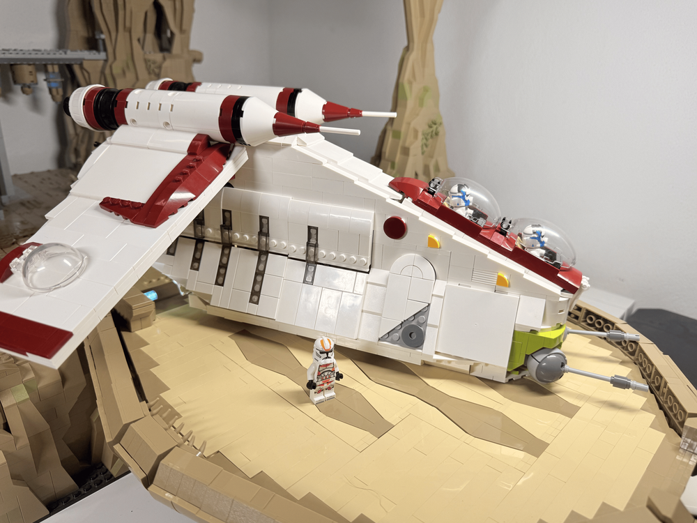 LEGO MOC-230165 Republic Gunship by Romero2130 | Rebrickable - Build ...