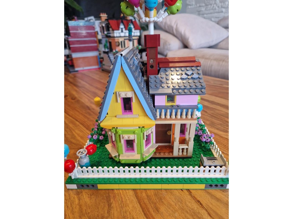 LEGO MOC-231077 Up house 43217 - back by Thomas Louis | Rebrickable ...