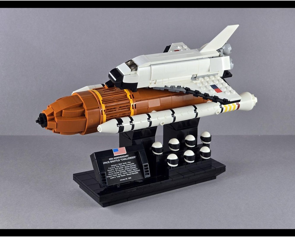 LEGO MOC-231816 40th Anniversary Space Shuttle Challenger Booster ...