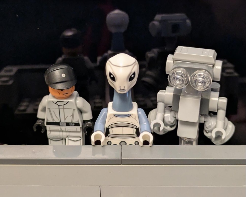 LEGO MOC-231862 AZI-3 AZ-series Surgical Assistant Medical Droid by ...