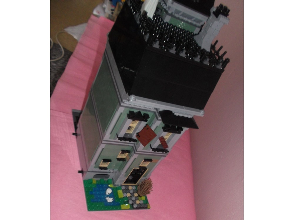 LEGO MOC Modular Haunted House by Bolbuyk | Rebrickable - Build with LEGO
