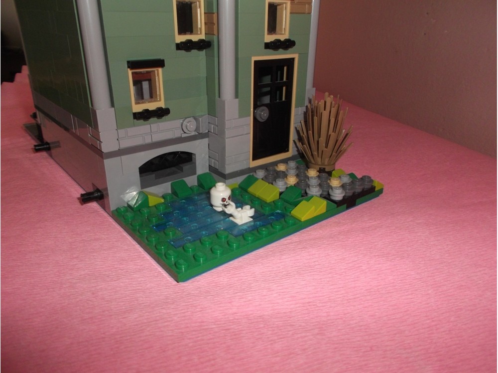 LEGO MOC Modular Haunted House by Bolbuyk | Rebrickable - Build with LEGO