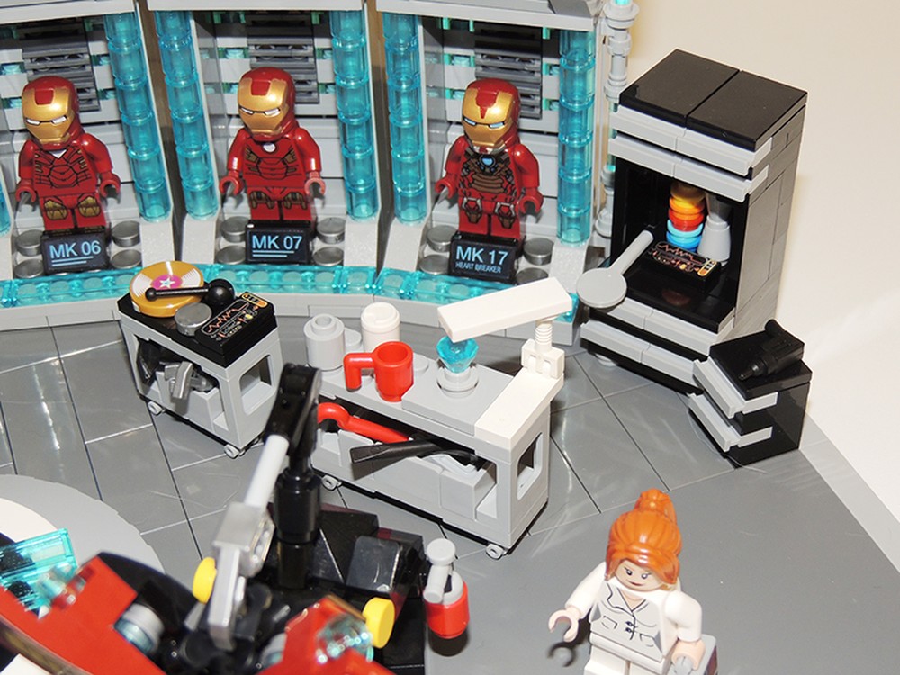 LEGO MOC Iron Man's Hall of Armor by greenlamia | Rebrickable - Build ...