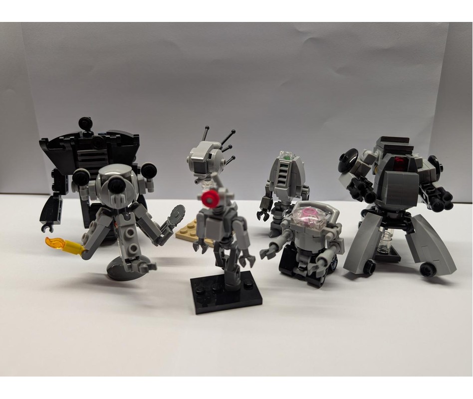 LEGO MOC Fallout Assaultron Minifig scale MOC by CzerstwyChleb ...