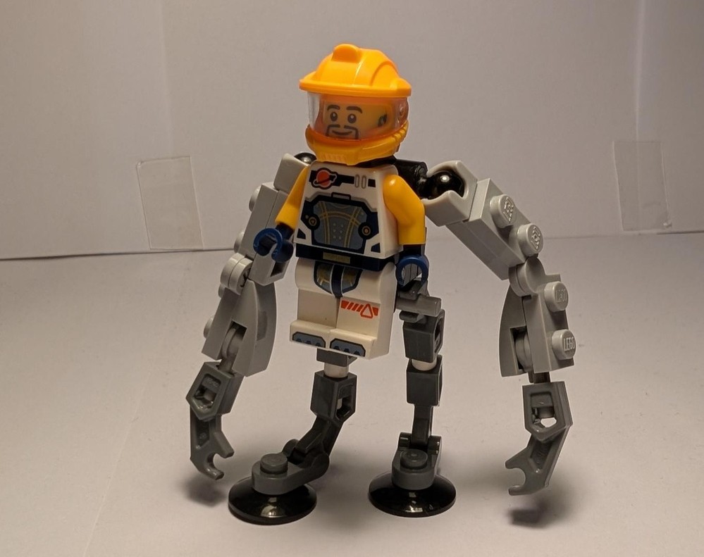 LEGO MOC Exoskeleton / mech MOC by CzerstwyChleb | Rebrickable - Build ...
