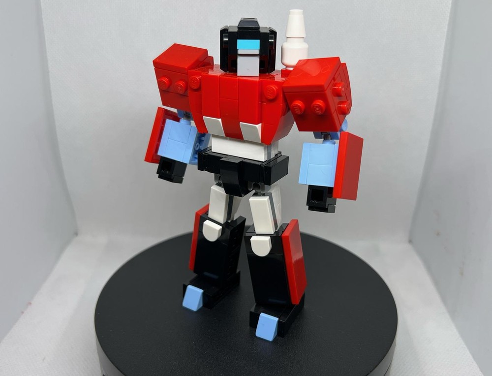 LEGO MOC Sideswipe - G1 by DoctorDarby | Rebrickable - Build with LEGO