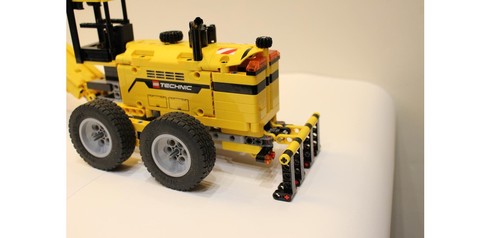 LEGO MOC Grader CAT 24M by higgins91 | Rebrickable - Build with LEGO