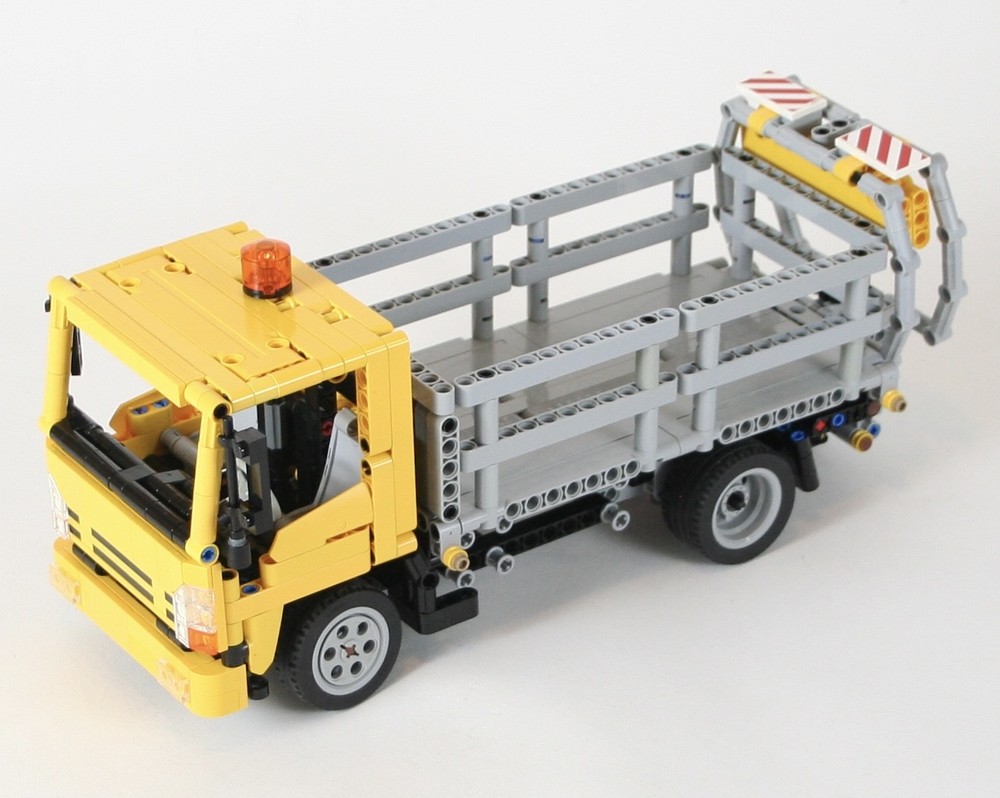 LEGO MOC Isuzu NPR Stake Truck by thirdwigg | Rebrickable - Build with LEGO
