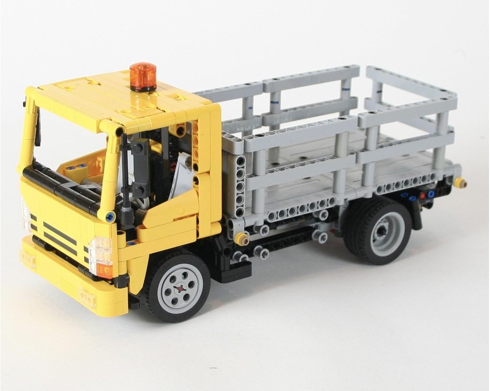LEGO MOC Isuzu NPR Stake Truck by thirdwigg | Rebrickable - Build with LEGO