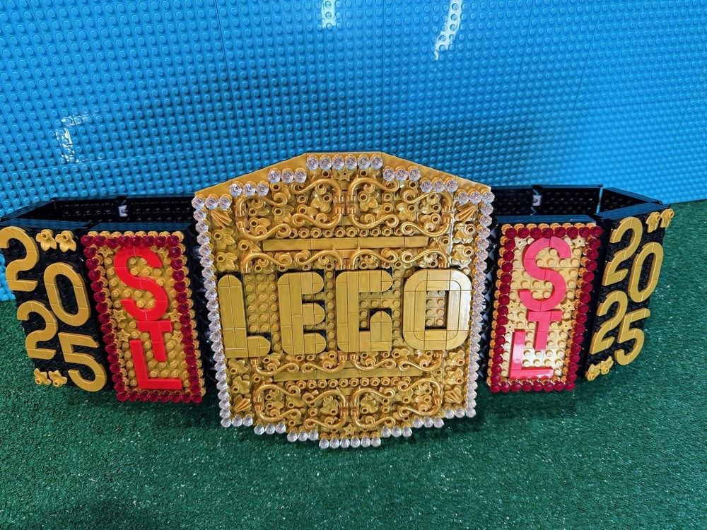 LEGO MOC wearable LEGO Championship belt with customizable size plates ...