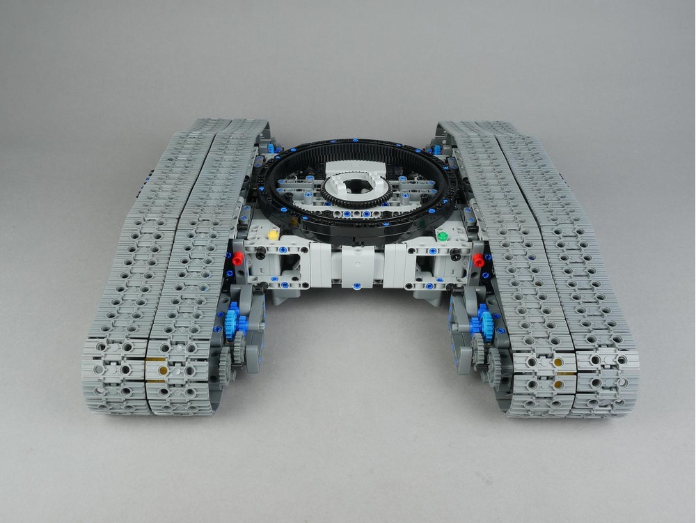 LEGO MOC-235473 Crawler Crane Chassis by seregiz | Rebrickable - Build ...