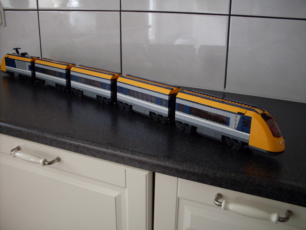 LEGO MOC Passenger Train B-Unit by Lucky-Ramses | Rebrickable - Build ...