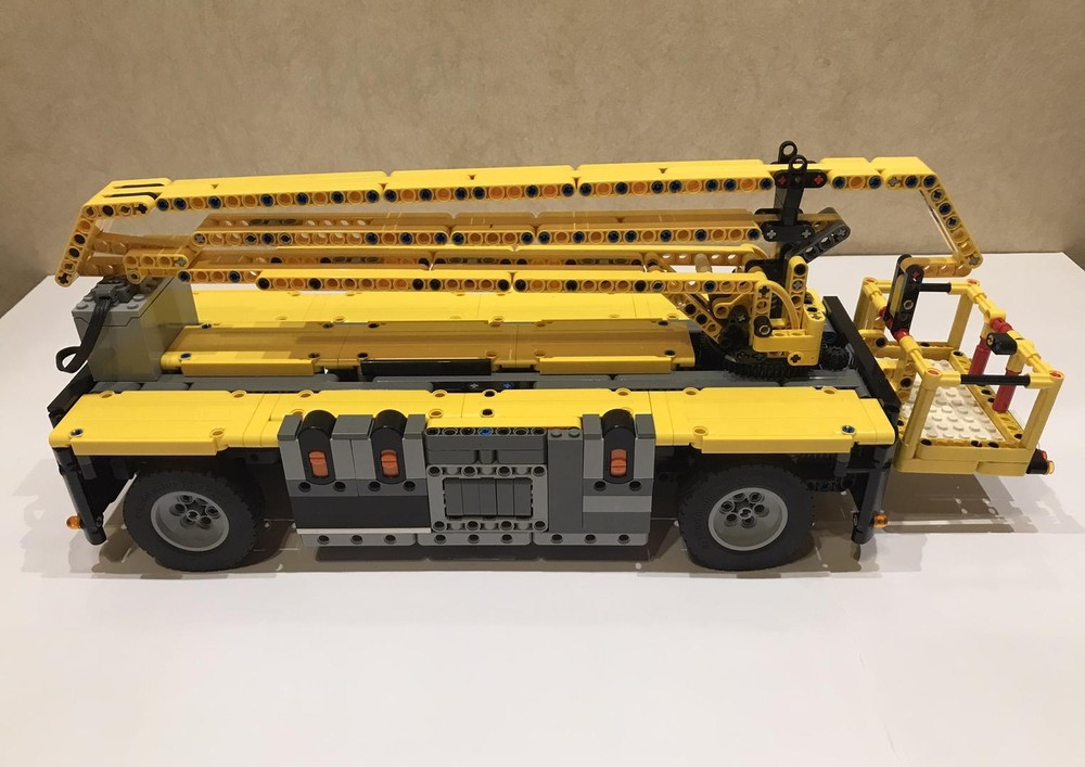 LEGO MOC Remote-controlled work platform by Hinnerk | Rebrickable ...