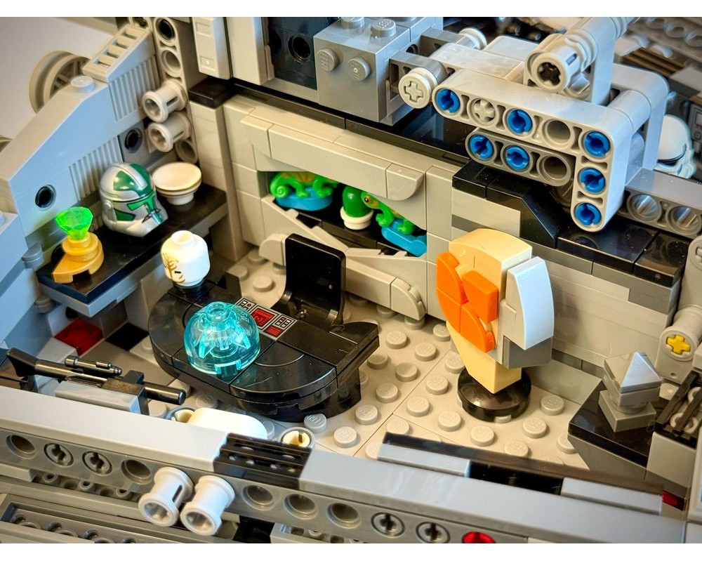 LEGO MOC-237050 Grand Admiral Thrawn's ISD Chimaera Office - Mod to ...