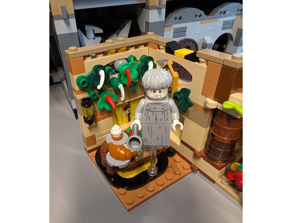 LEGO MOC-237571 HP Common Room LEGO 76435 modification by Donrad ...