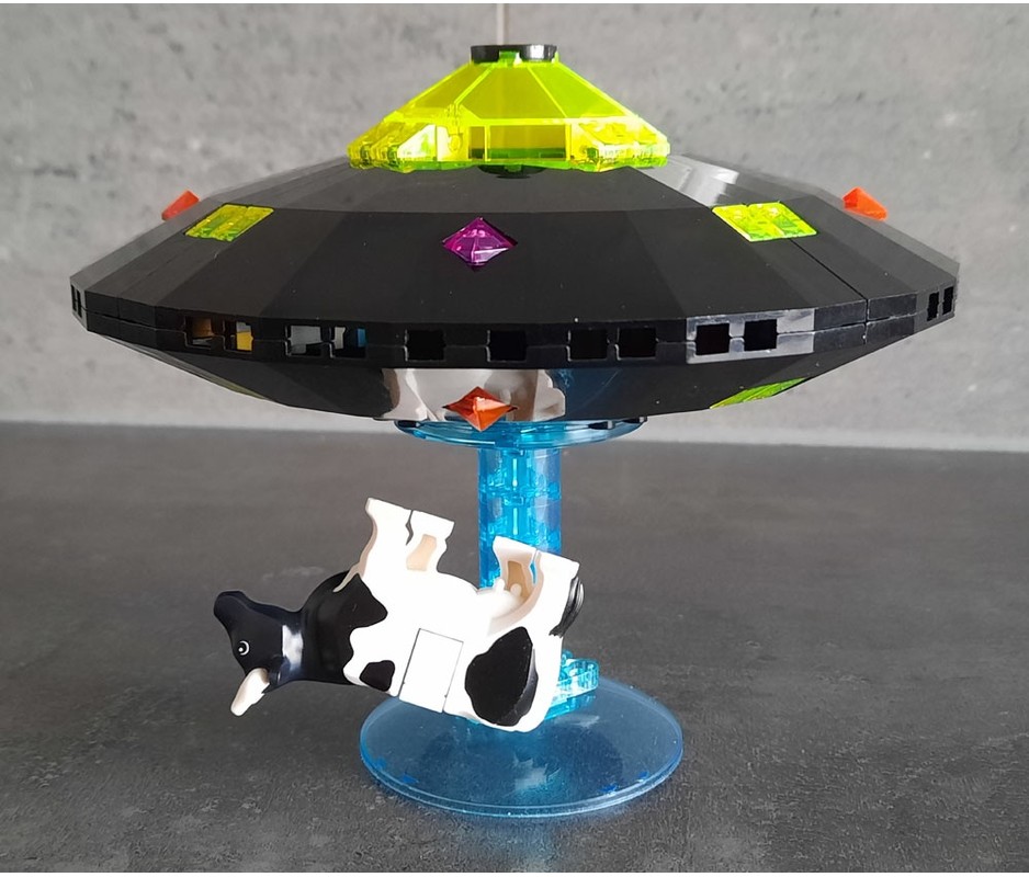 LEGO MOC Cow Abduction by VDWWD | Rebrickable - Build with LEGO