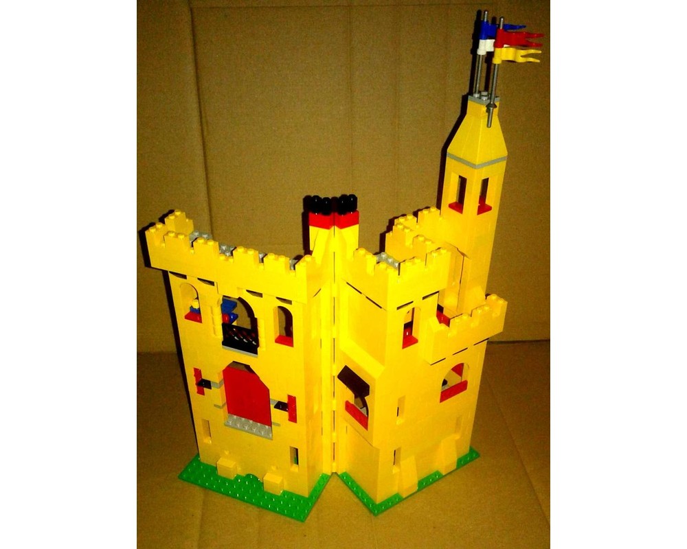 LEGO MOC 375-2 Classic Yellow Castle MOC #3 by spinox | Rebrickable ...