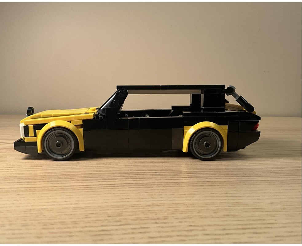 LEGO MOC Mercedes-Benz W124 Wagon by NimilesBot | Rebrickable - Build ...