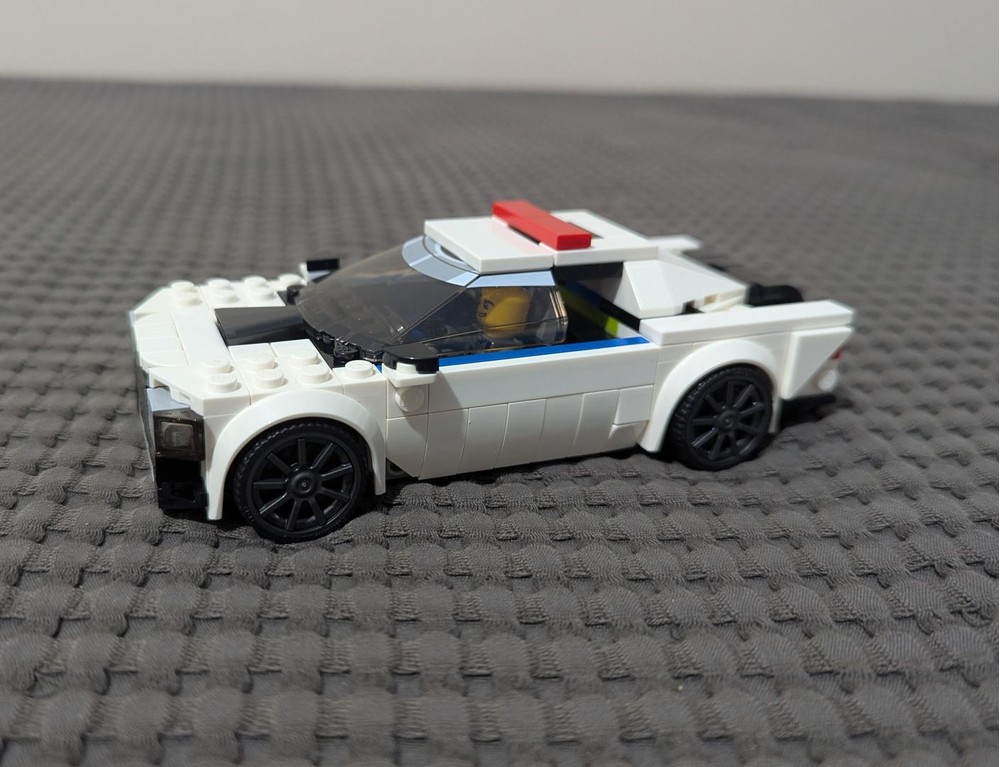 LEGO MOC 76900 Police Cruiser by Kirvet | Rebrickable - Build with LEGO
