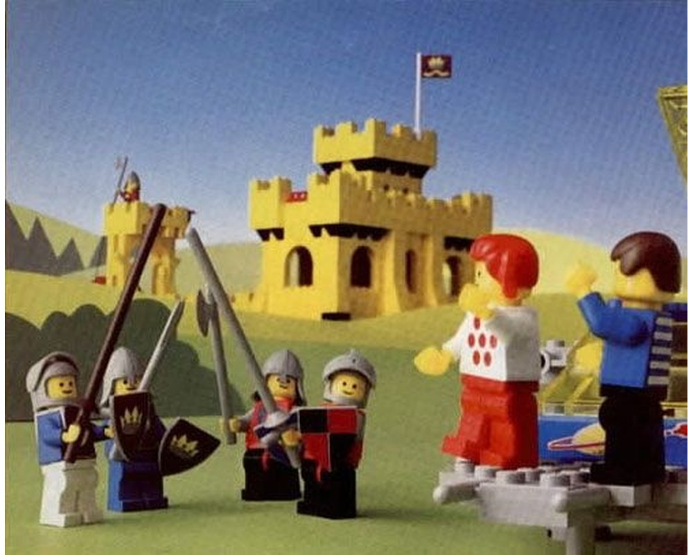 LEGO MOC 375-2 Classic Yellow Castle MOC #4 by spinox | Rebrickable ...