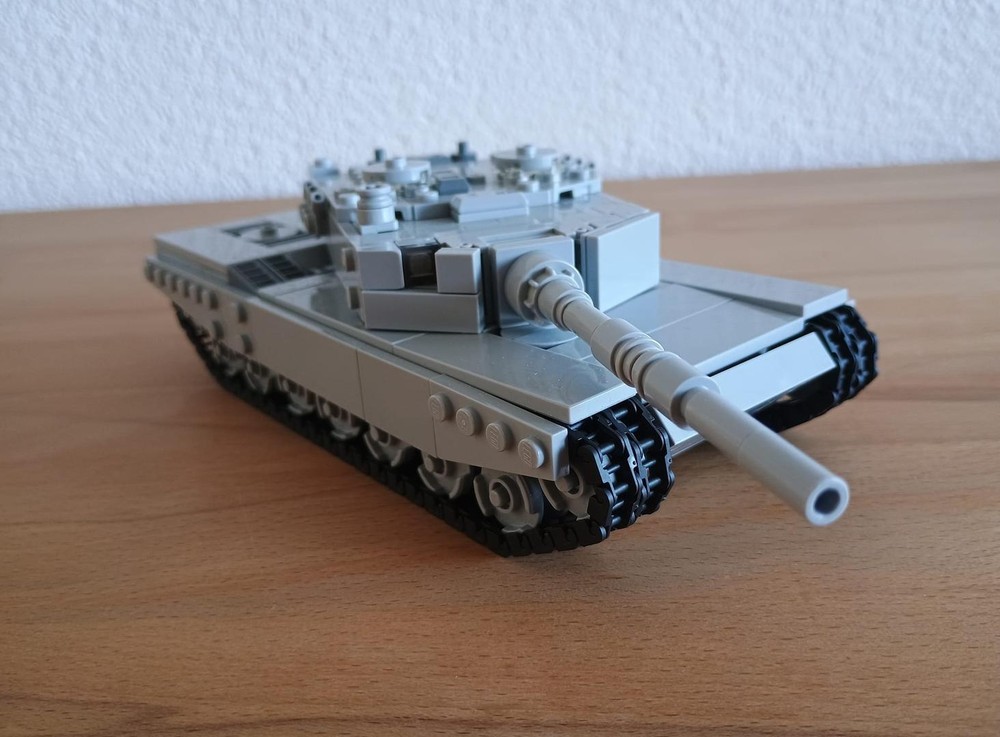 LEGO MOC Leopard 2a4 main battle tank, minifigure scale by KONbricks ...