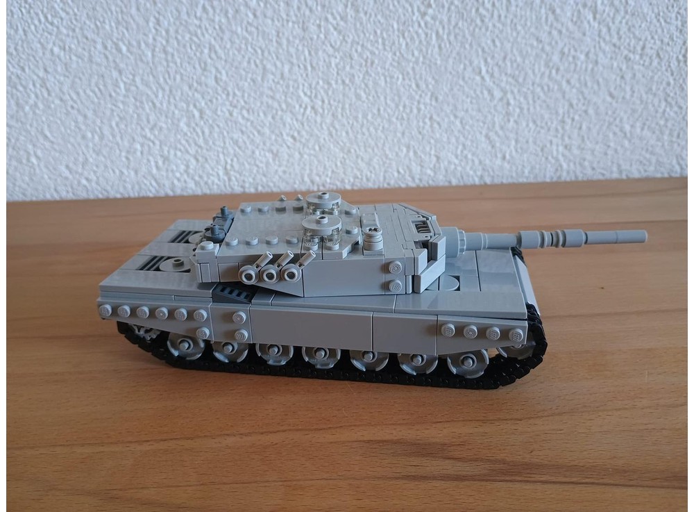 LEGO MOC Leopard 2a4 main battle tank, minifigure scale by KONbricks ...