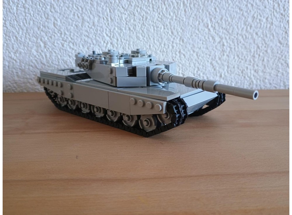LEGO MOC Leopard 2a4 main battle tank, minifigure scale by KONbricks ...