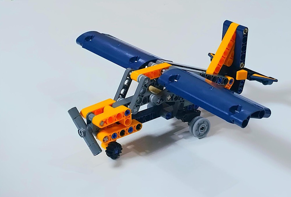LEGO MOC 42147 rebuld - cessna 162 by rodde | Rebrickable - Build with LEGO