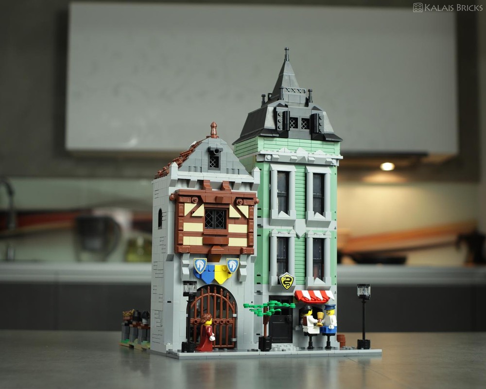 LEGO MOC-239398 Tenement building made of Creator 31167 and 31168 sets ...
