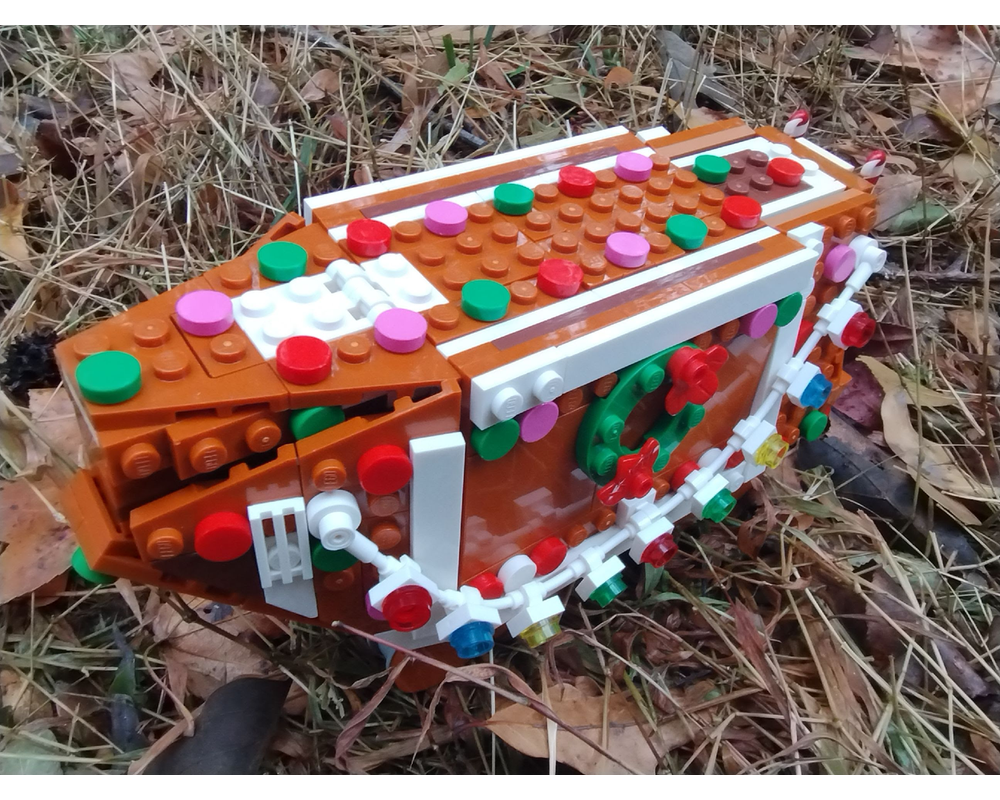 LEGO MOC (40806-1 Alternate) Gingerbread Sand Crawler by tacotaco64™️ ...