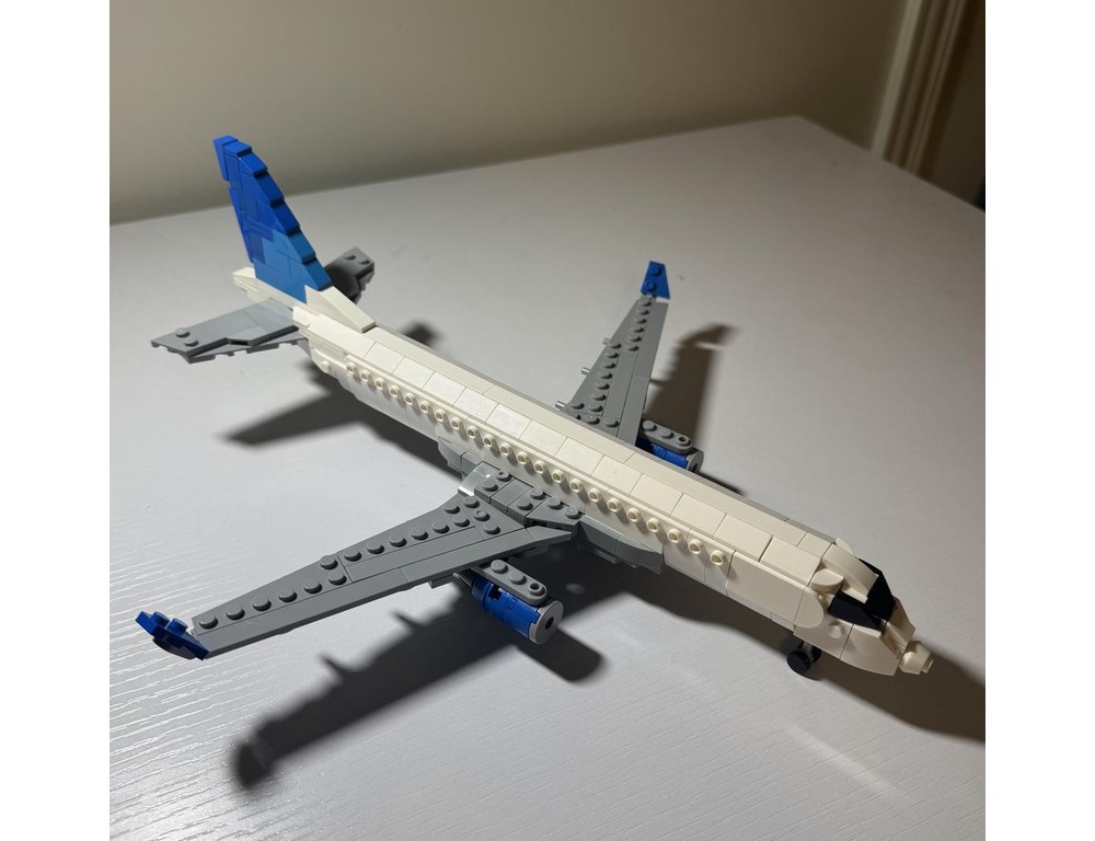 LEGO MOC Embraer E175-E1 - United Express Livery by boudjeml ...