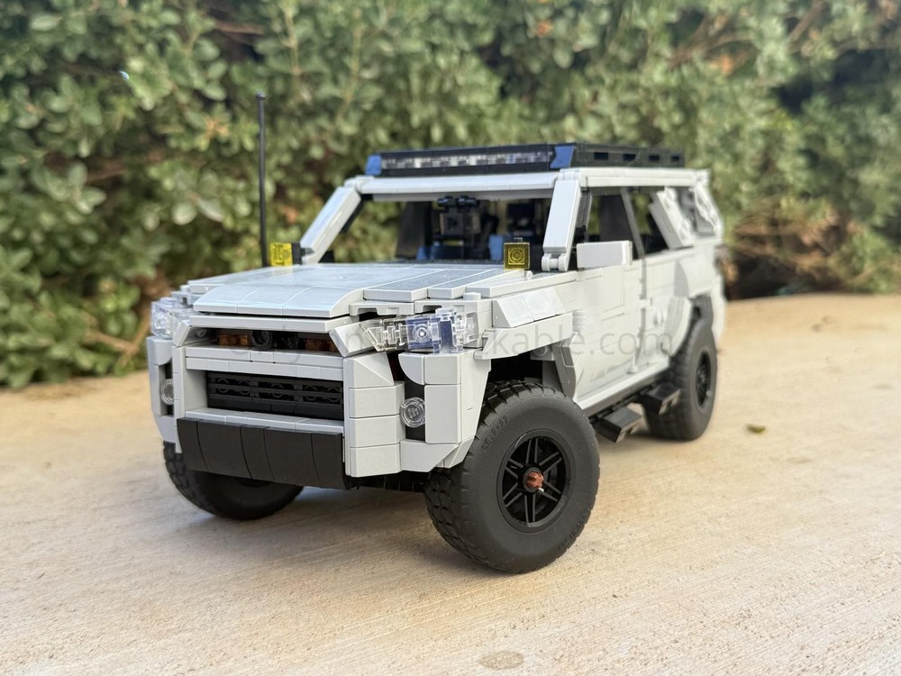 LEGO MOC-240944 5th Gen 4runner by Turbo8702 | Rebrickable - Build with ...