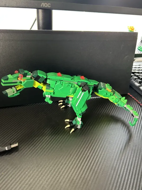 LEGO MOC-241055 Giganotosaurus Carolinii (1:32) by friedchickenguy529 ...